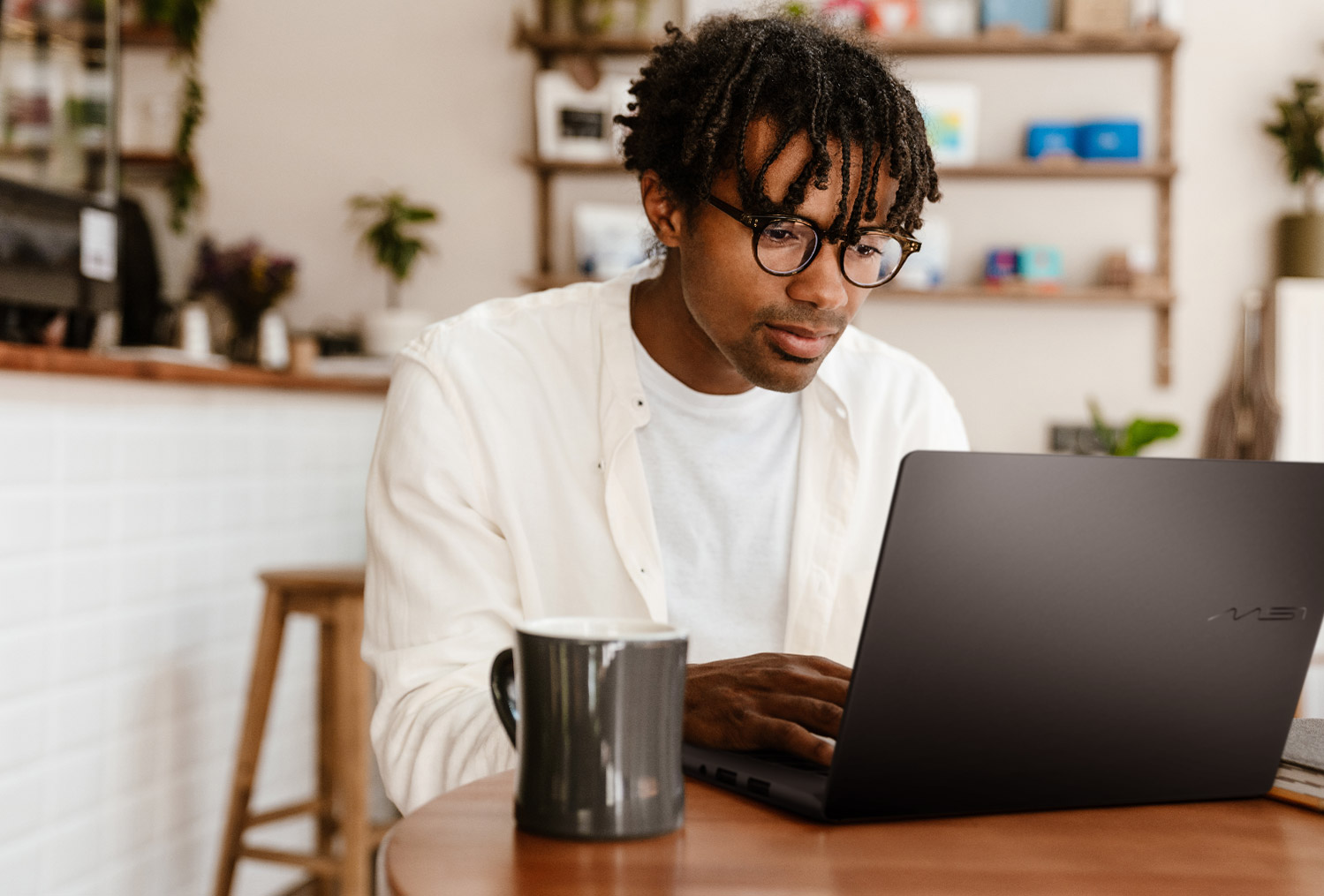 Prestige 16 Flip AI+ C3M – Fluid Beyond Boundaries, Endless Possibilities