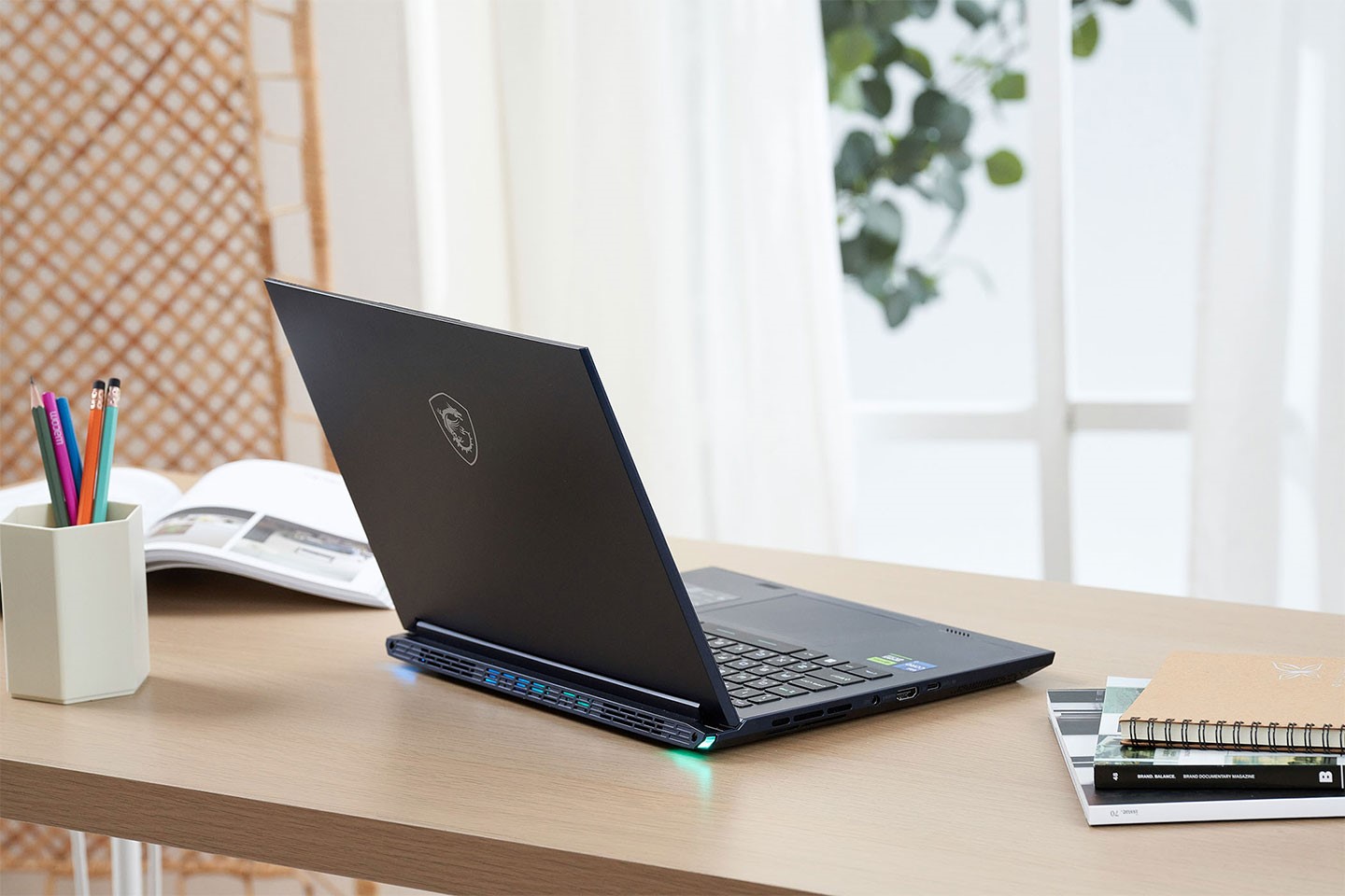 MSI Stealth 14 Studio 開箱實測：能同時滿足電競、商務、創作者需求的跨界筆電