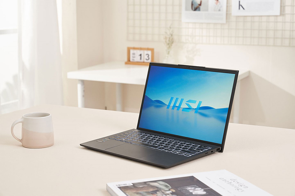 990 克羽量級商務筆電 MSI Prestige 13 Evo 開箱實測：效能、輕薄、美型一次到位！
